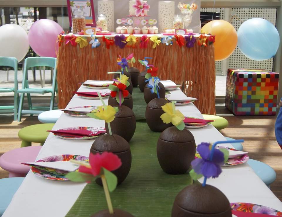 Hawaiian Hula Party / Birthday "Ella's Hawaiian Pool Party" | Catch My ...