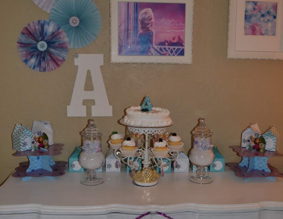 Frozen (Disney) / Birthday "ARILOVE TURNS FOUR" | Catch My Party