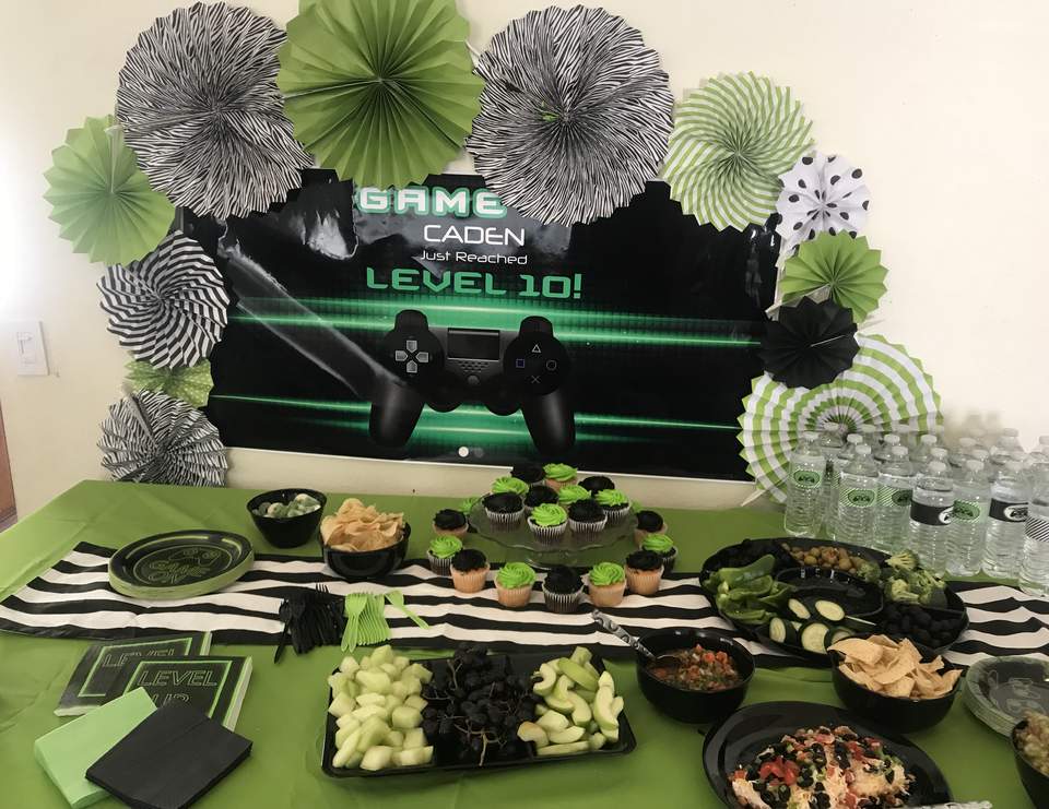 Game on! Level 10 / Birthday "Caden’s 10th Gaming Party" | Catch My Party
