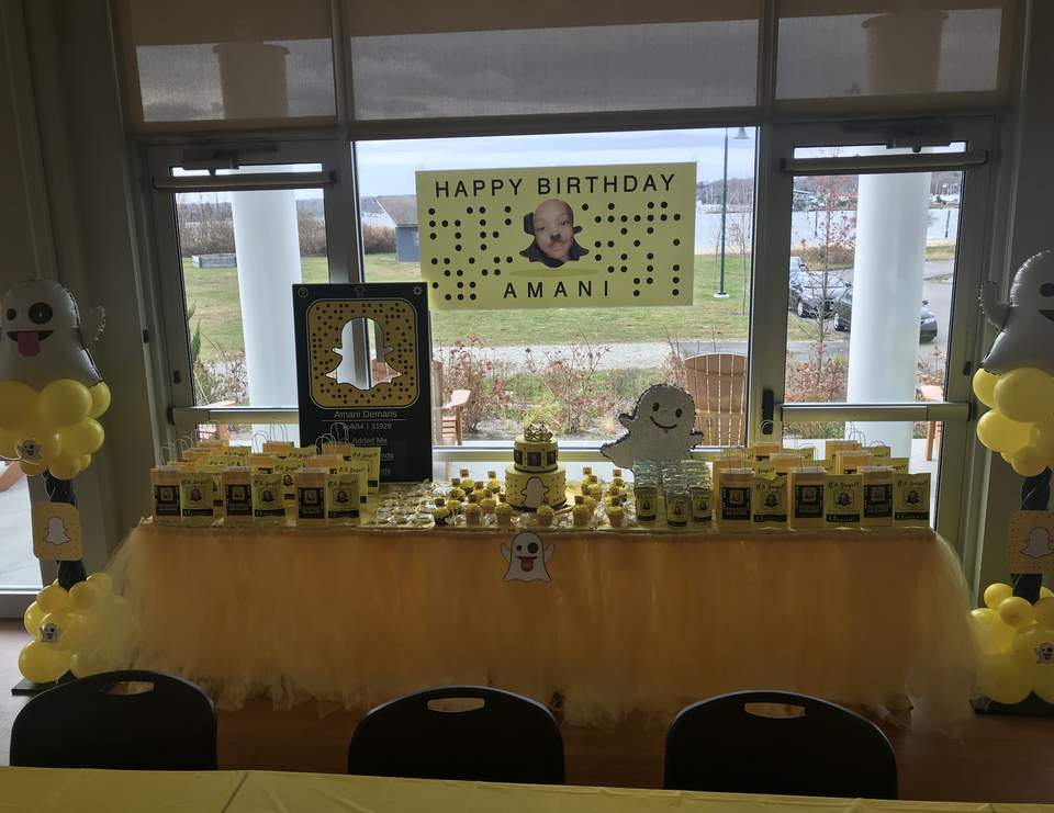 Snapchat / Snapchat "Amani’s 12th Snapchat pool party " | Catch My Party