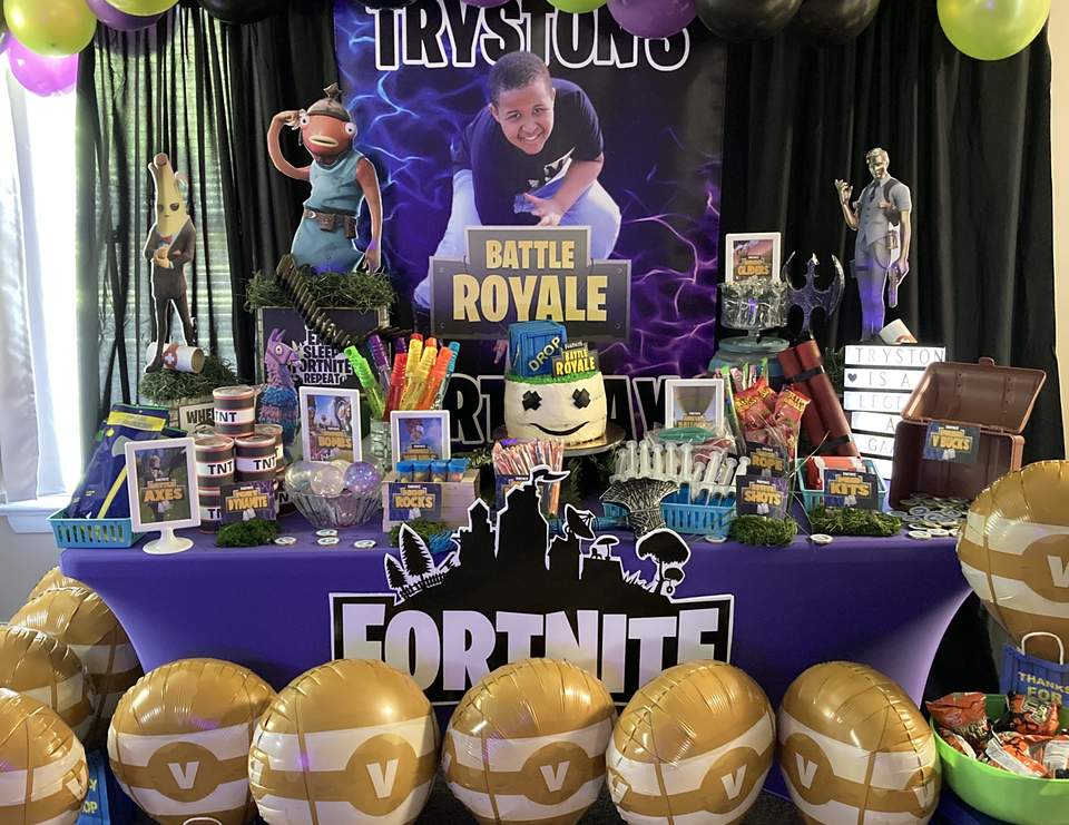 Fortnite / Birthday "Fortnite Gamer favor table" | Catch My Party