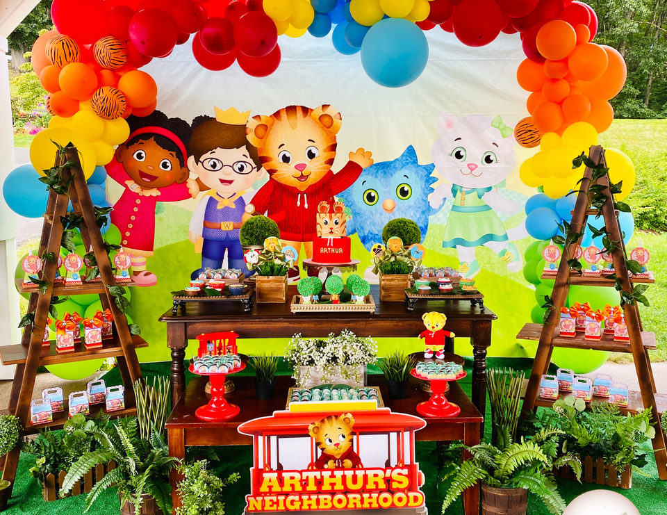 Daniel and the Tiger / Birthday "Arthur's Neighborhood Birthday ...