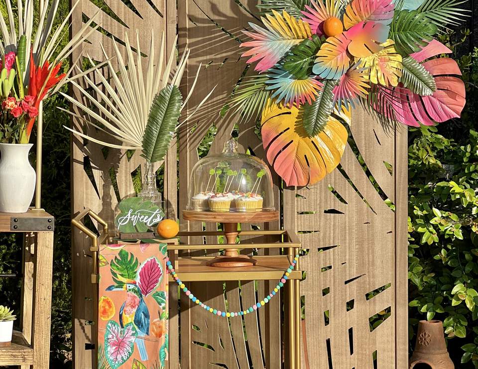 tropical pool party / Summer "Tropical Pool Party" | Catch My Party