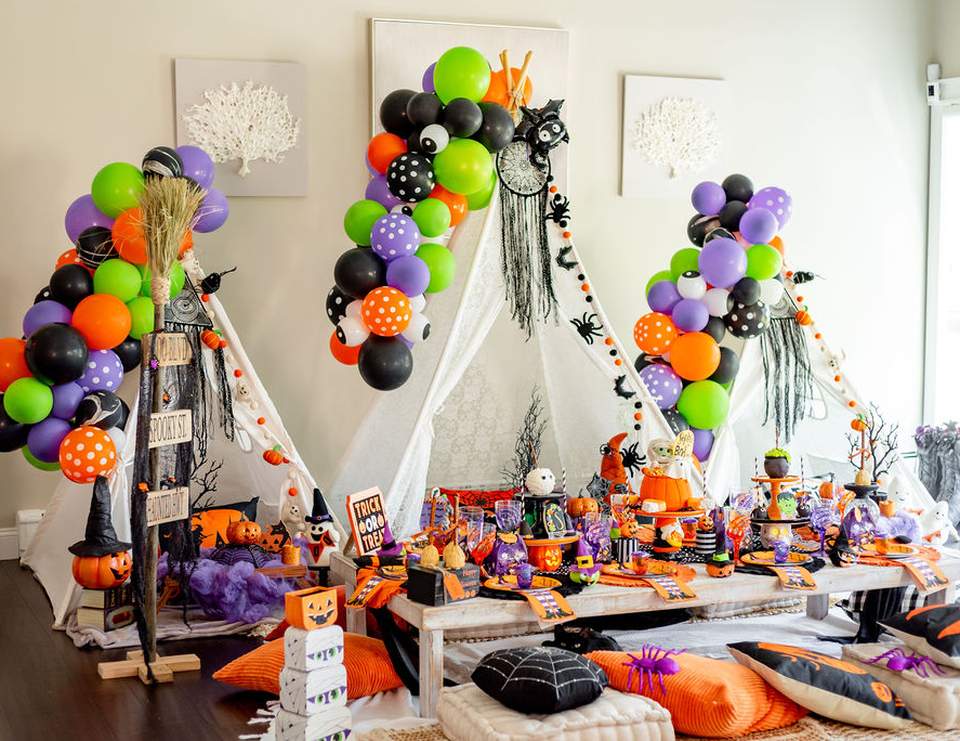 Halloween / Birthday "Spooky Birthday" | Catch My Party