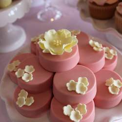 Birthday "A Little Bit of Lovely" | Catch My Party