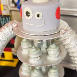 Robots / Birthday "Beep! Beep! Robots!" | Catch My Party