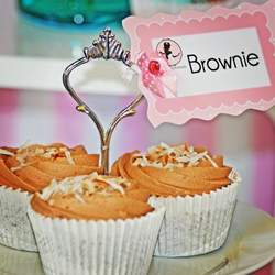 Cupcakes! / Cupcake Party "Cupcake Table" | Catch My Party