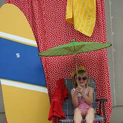 Birthday "Retro Beach Party" | Catch My Party