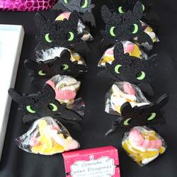 How to train your Dragon / Birthday "Toothless Girly Birthday" | Catch ...