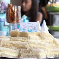 Frozen (Disney) / Birthday "Kel & Bella's Frozen Celebration" | Catch ...