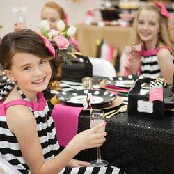 Pool Party / Birthday "A Glamorous Kate Spade Inspired Pool Party ...