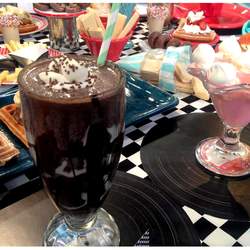 Dinner Party / breackfast "Dinner 50´s Milk shake" | Catch My Party