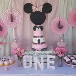 Minnie Mouse / Birthday "Minnie mouse dessert table" | Catch My Party