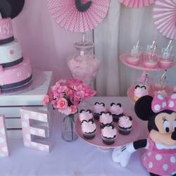 Minnie Mouse / Birthday "Minnie mouse dessert table" | Catch My Party