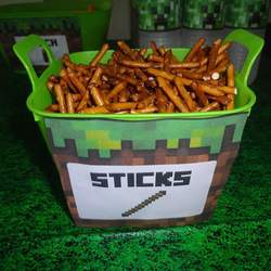 Minecraft / Birthday "Minecraft Pool Party" | Catch My Party