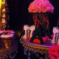 Moulin Rouge / Birthday "Moulin Rouge 40th birthday party" | Catch My Party