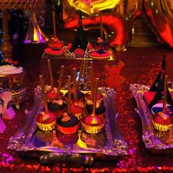 Moulin Rouge / Birthday "Moulin Rouge 40th birthday party" | Catch My Party