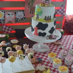 Farm animal party / Birthday "Farm 1st birthday party" | Catch My Party