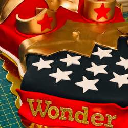Wonder Woman / Birthday "Wonder Woman Pool Party " | Catch My Party