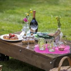 Vintage / Retro / Summer "Elegant Vintage Picnic" | Catch My Party